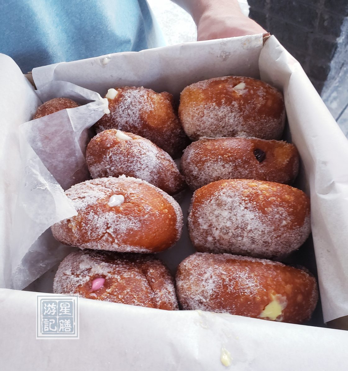 Leonard’s Bakery – Incredible Malasadas – Stars and Treats